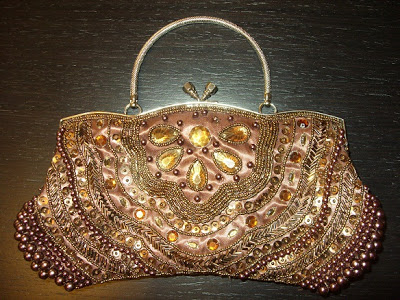 Gold bags styles - Beauty and the Mist