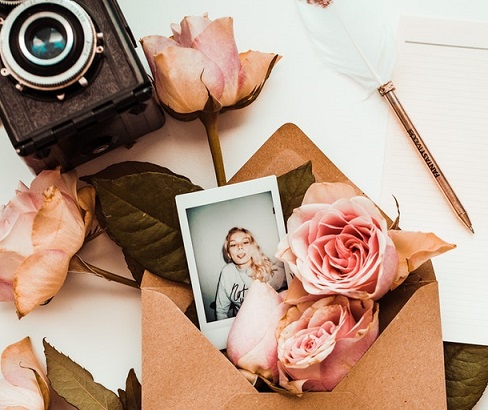 5 Of The Most Thoughtful & Sentimental Gifts For Newly Wed Couples ...