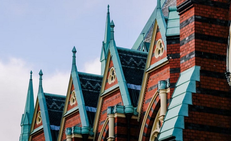 Transform Your Home Exterior with These Colorful and Creative Roofing ...