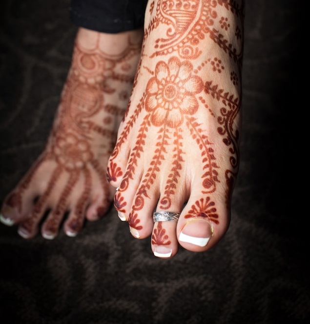 Toe Rings: The New Celebrity Jewelry Accessory - Beauty and the Mist